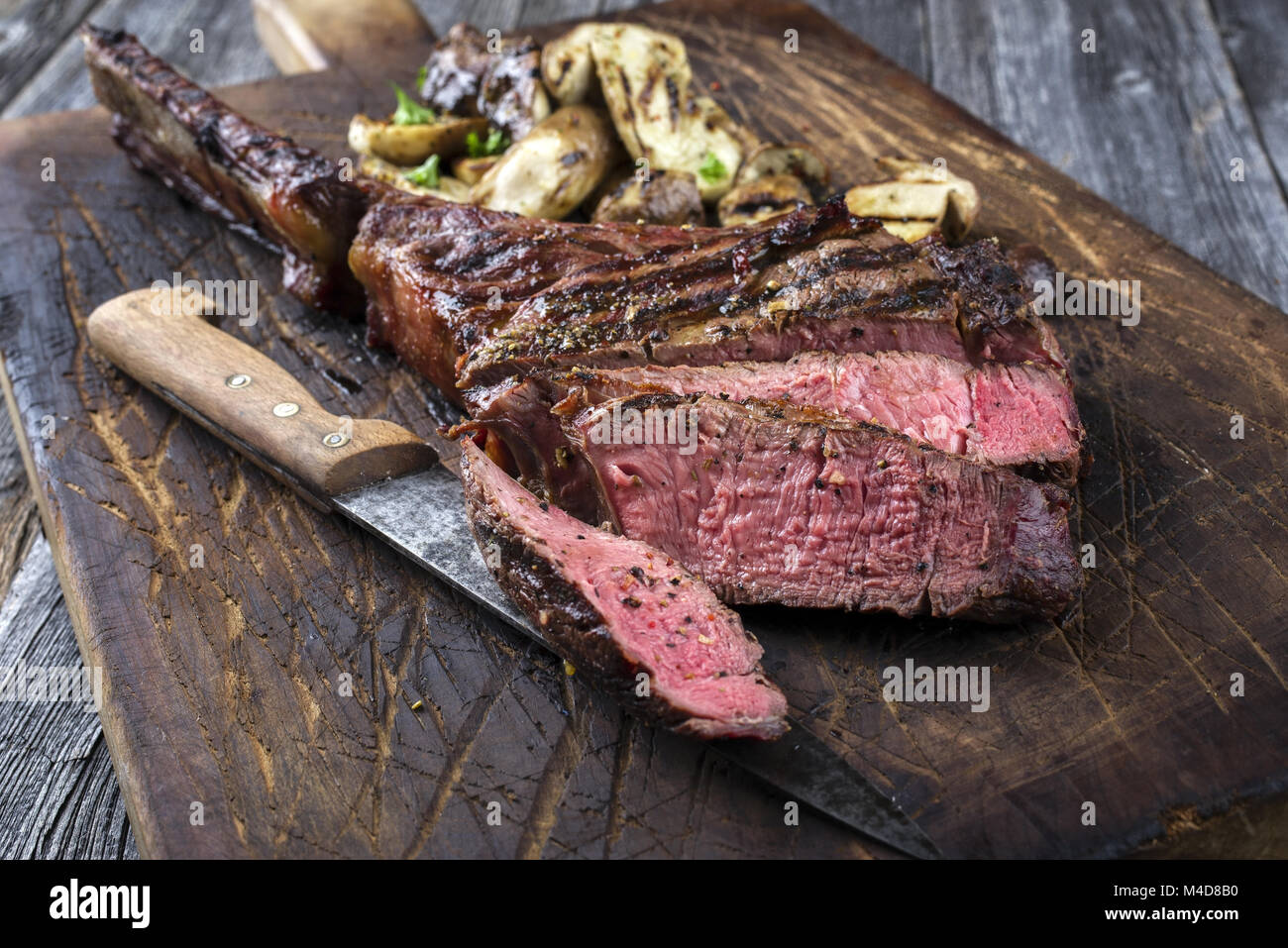 Tomahawk chop hi-res stock photography and images - Alamy