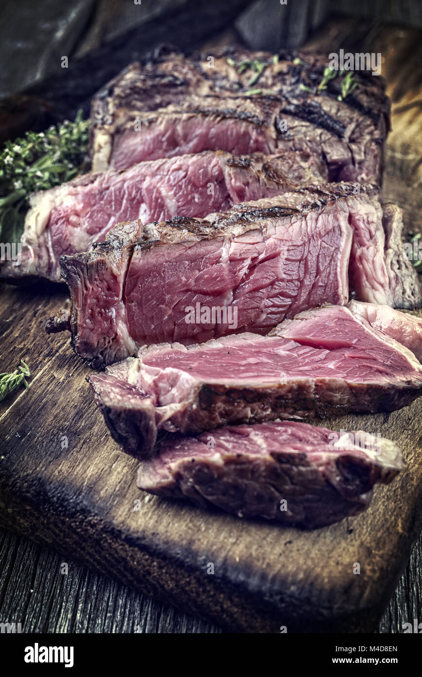Filet mignon on chopping board hi-res stock photography and images - Alamy