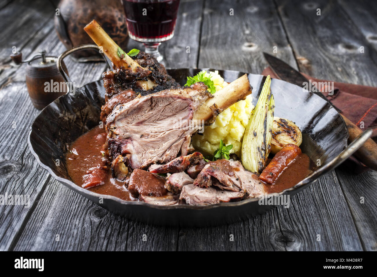 Lamb Knuckles with Vegetable in Red Wine Sauce Stock Photo - Alamy
