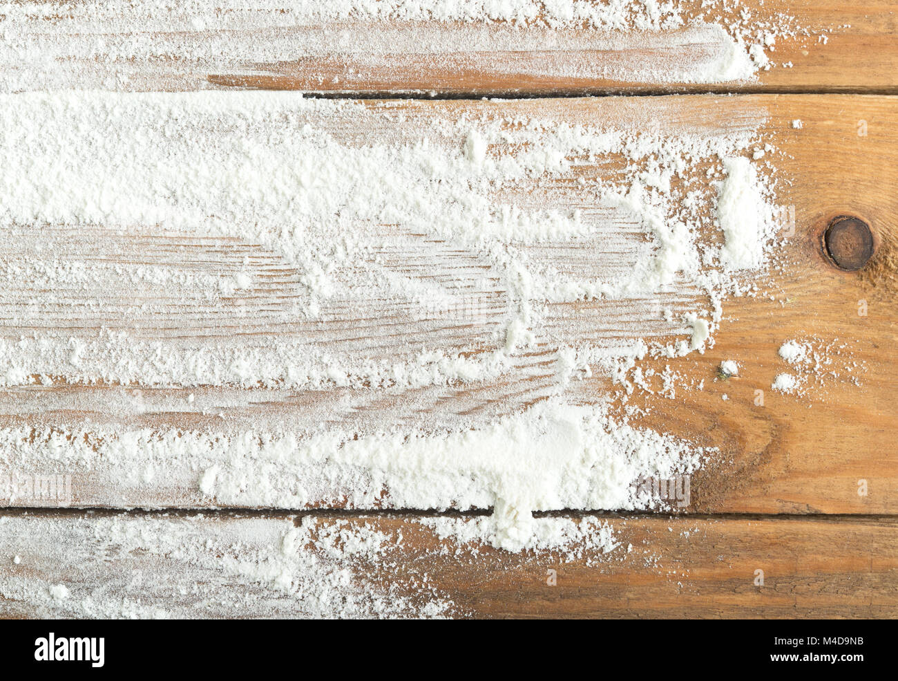 Flour on table texture hi-res stock photography and images - Alamy
