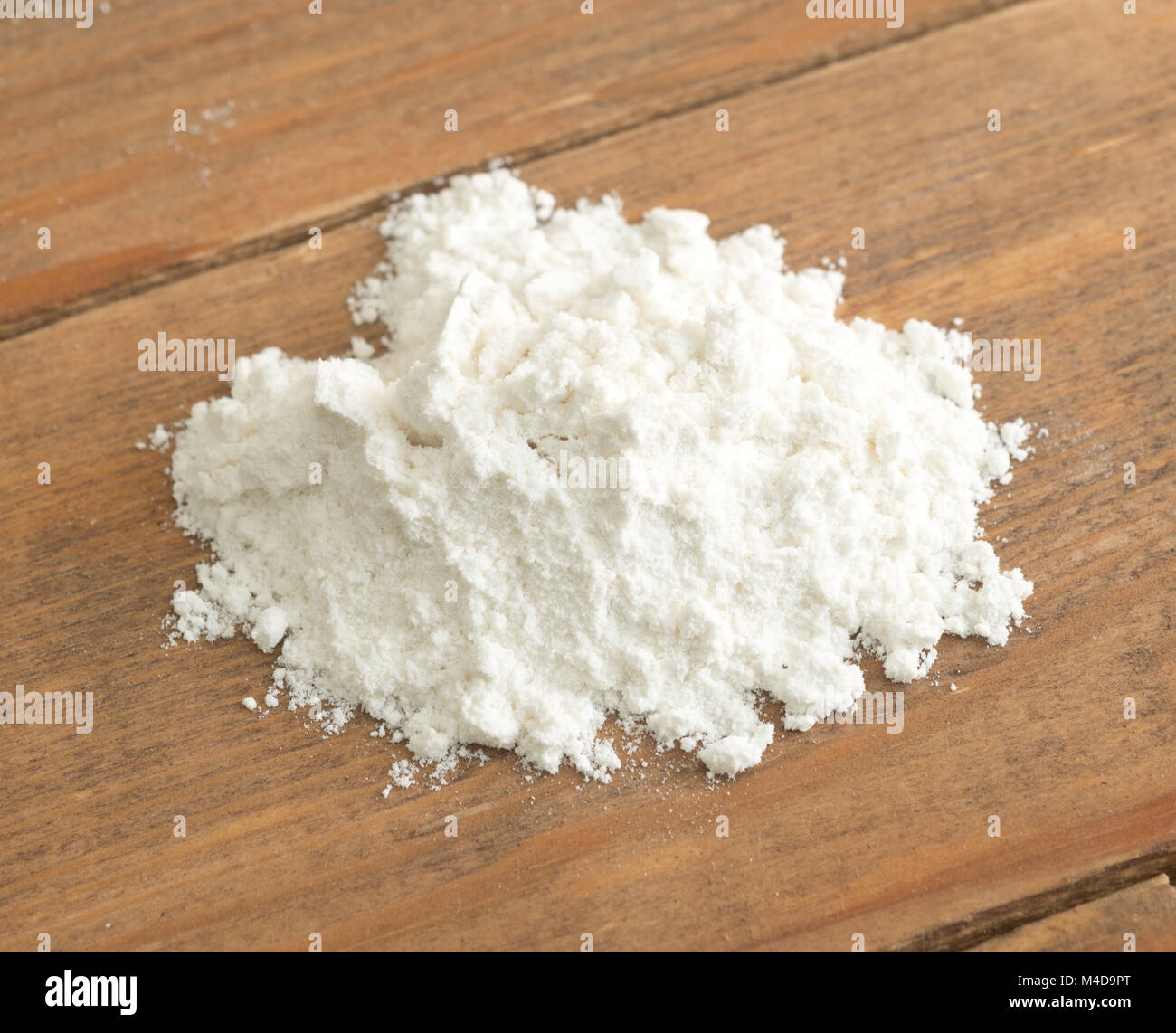 Flour pile above hi-res stock photography and images - Alamy