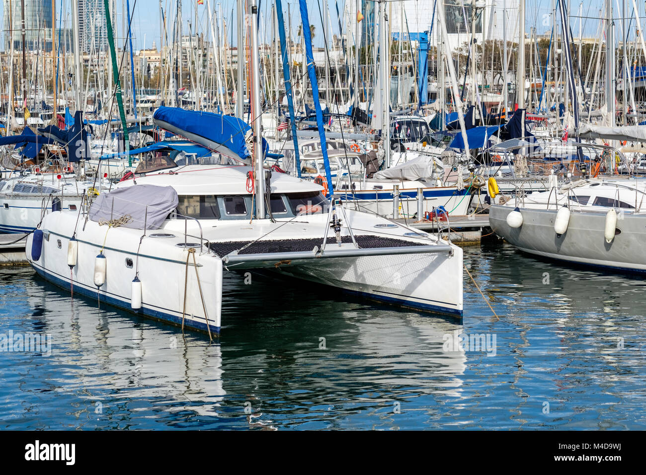 Urban marina in Barcelona Stock Photo - Alamy