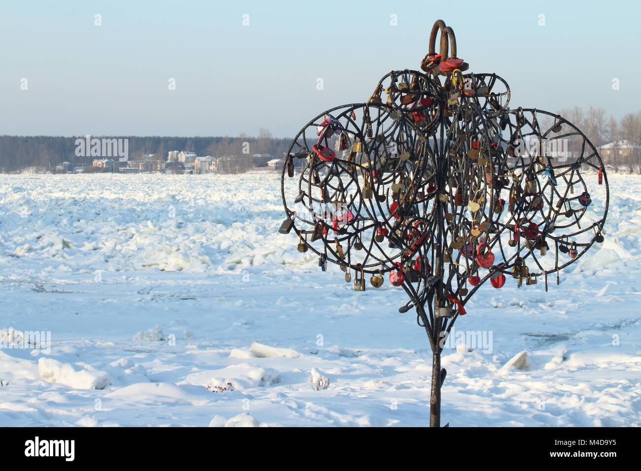 Love lock tree hi-res stock photography and images - Alamy