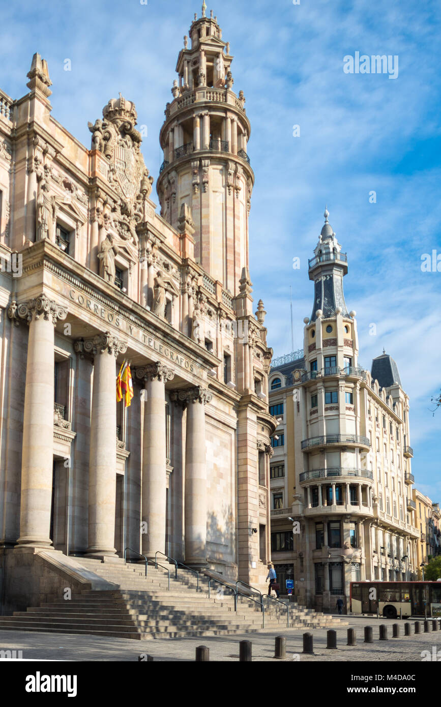 Old central barcelona spain hi-res stock photography and images - Alamy