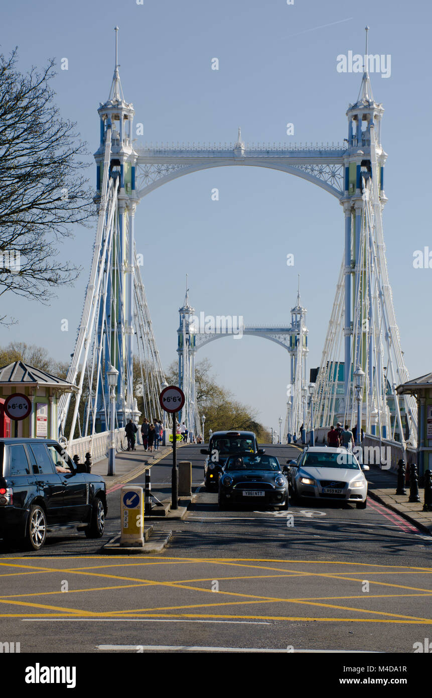 Albert Bridge from Chelsea Embankment Stock Photo - Alamy