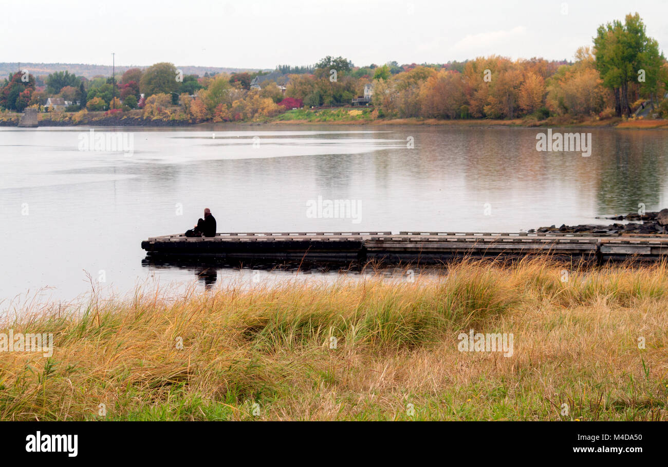 Girl watching river hi-res stock photography and images - Alamy