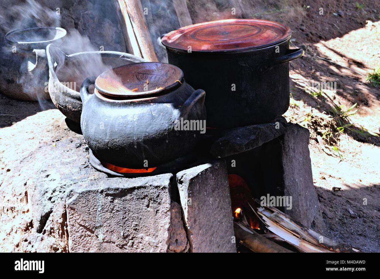 Clay pot on stove hi-res stock photography and images - Alamy