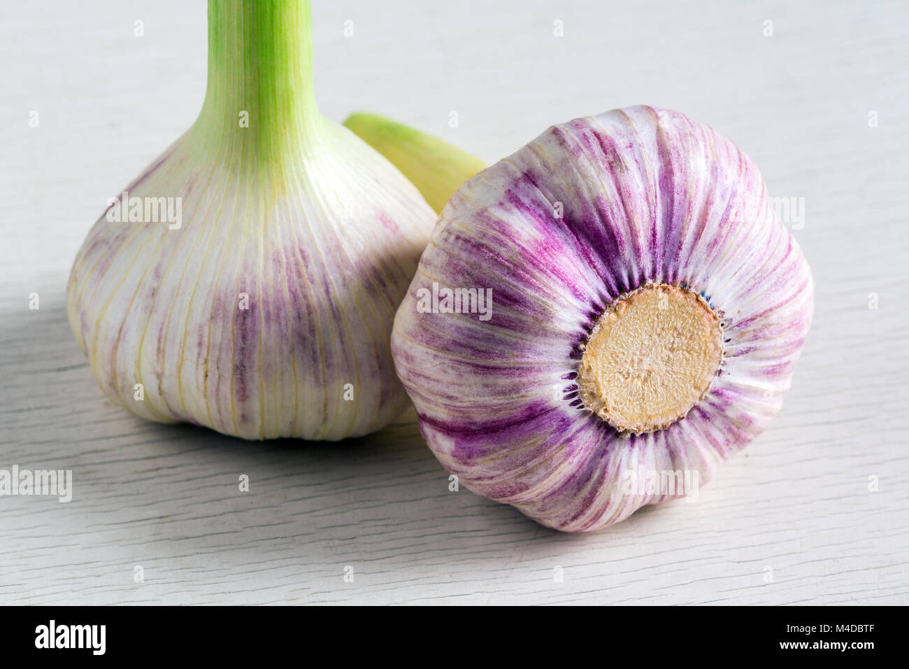 Ripe garlic, macro Stock Photo - Alamy