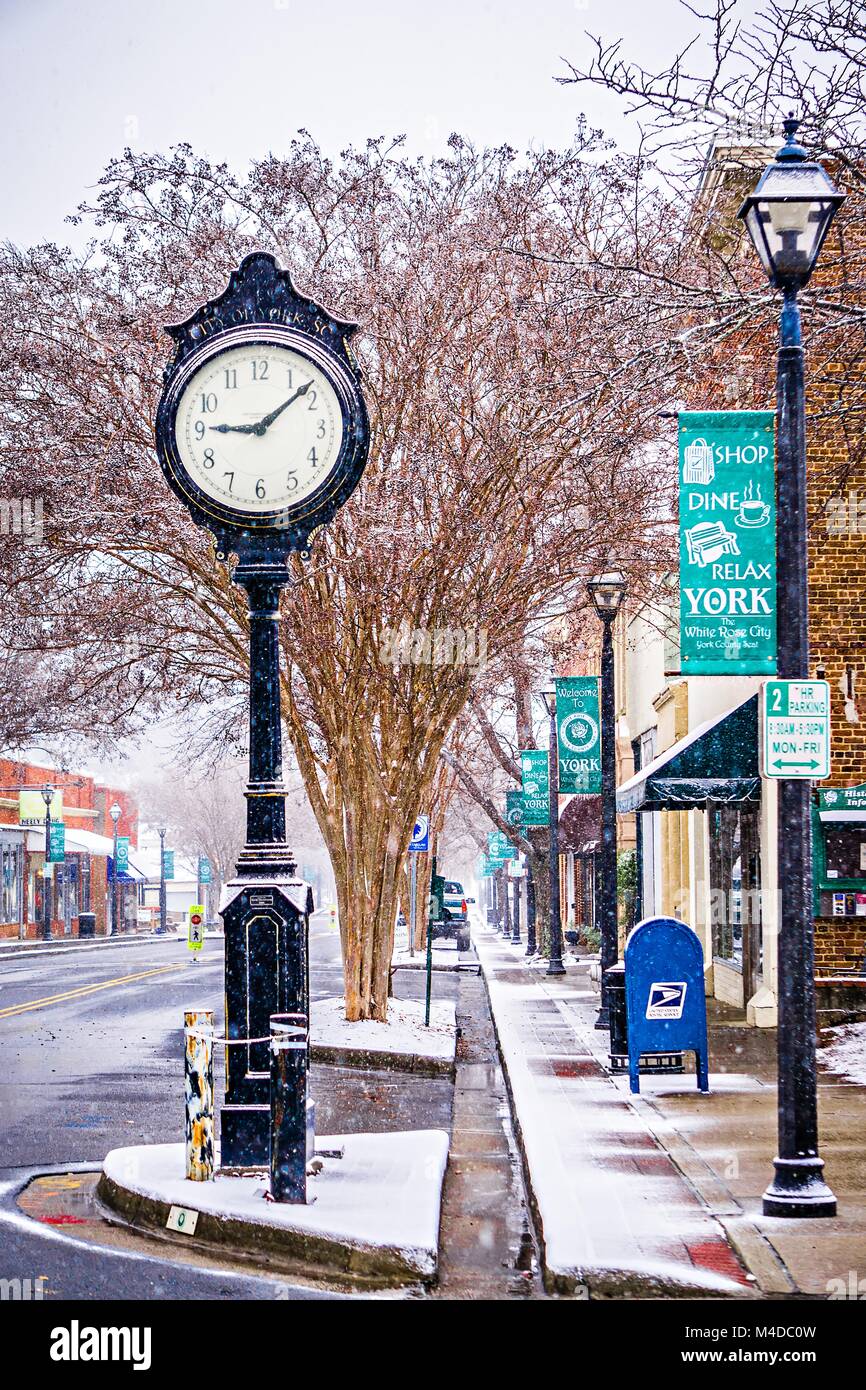 Downtown york south carolina white hi-res stock photography and images ...