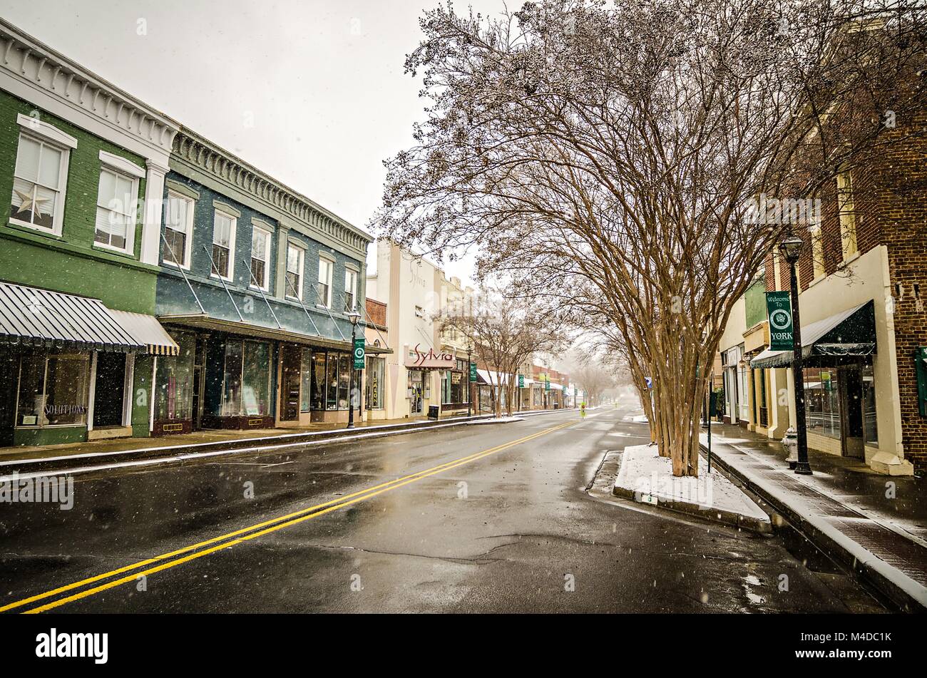 Downtown york south carolina white hi-res stock photography and images ...