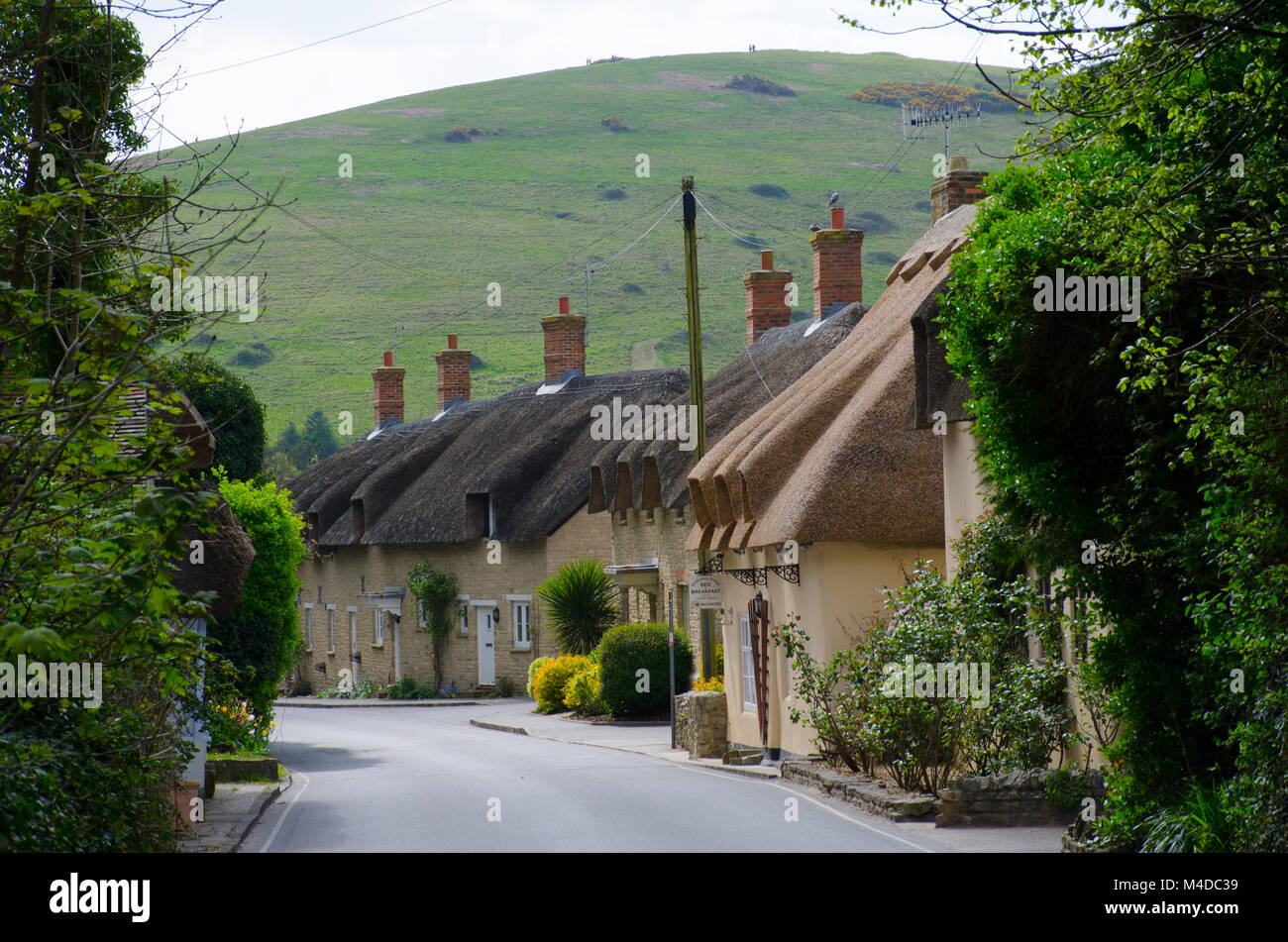 Beautiful english street hi-res stock photography and images - Alamy