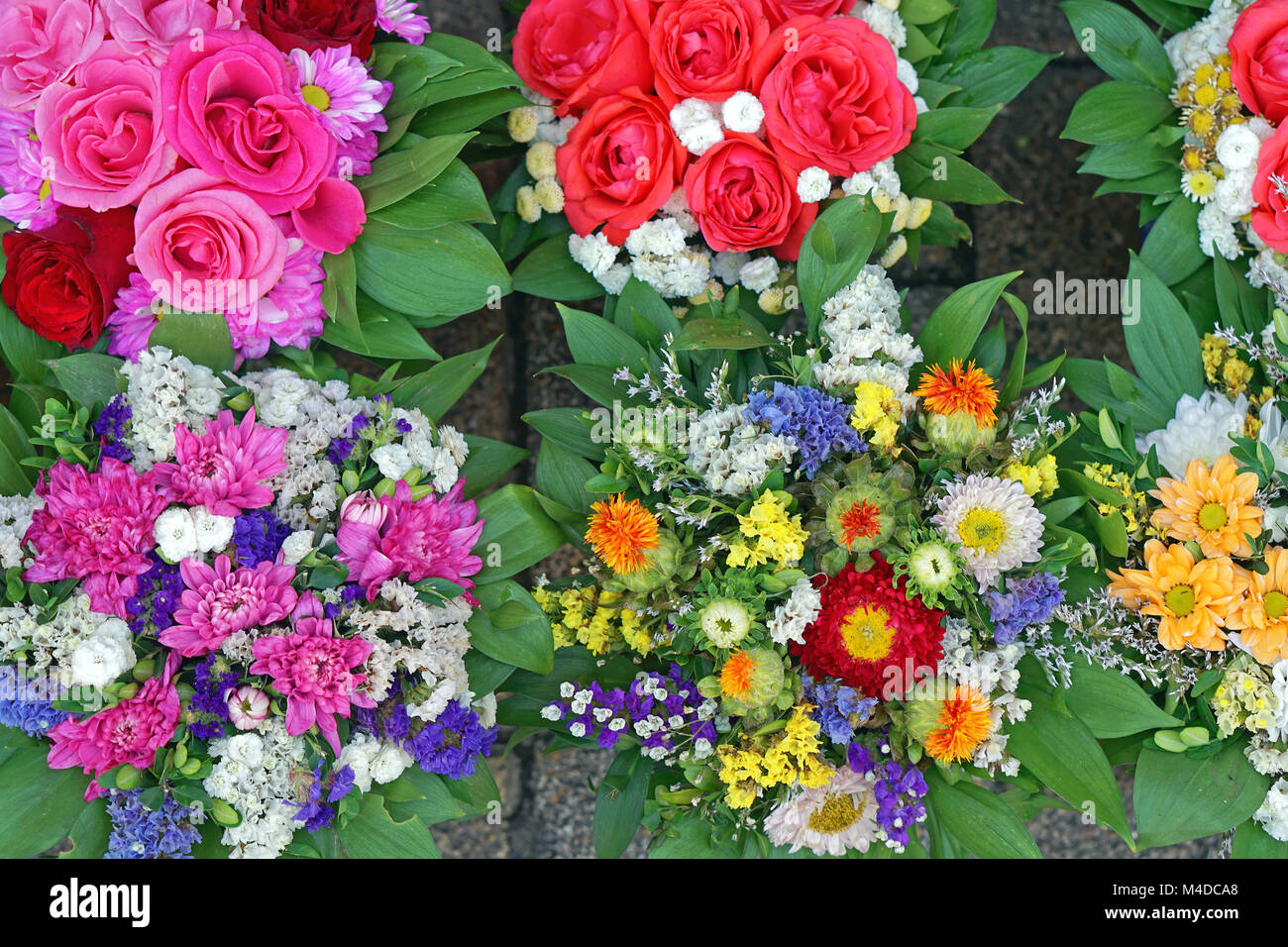 Bunch of fresh roses at flower shop hi-res stock photography and images ...