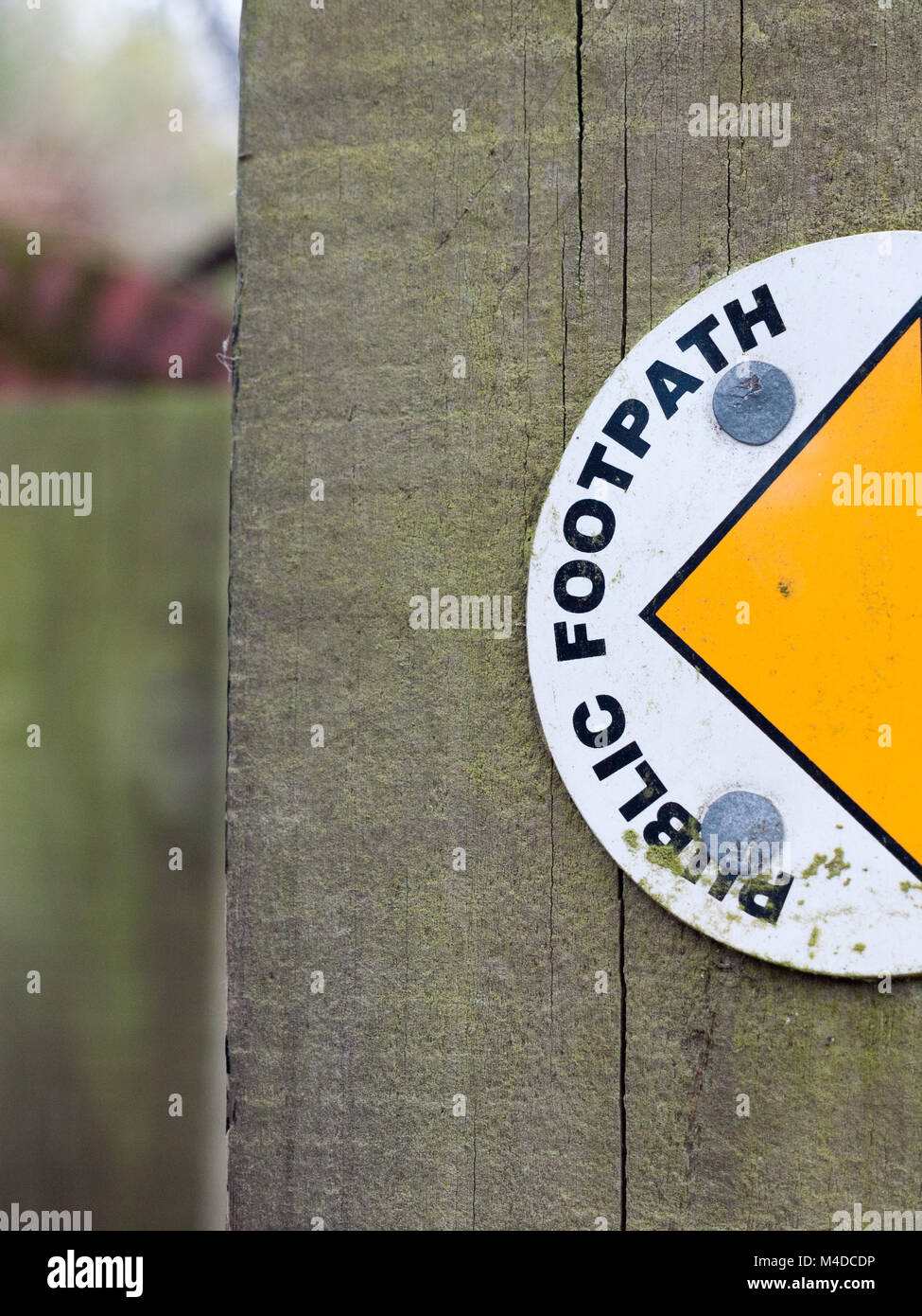 public footpath sign Stock Photo - Alamy