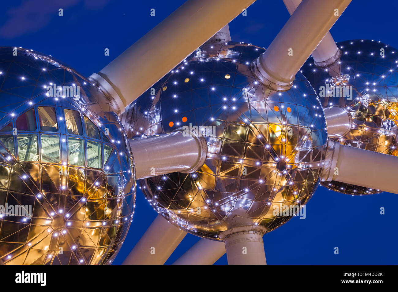 Brussels belgium atomium night lights hi-res stock photography and ...