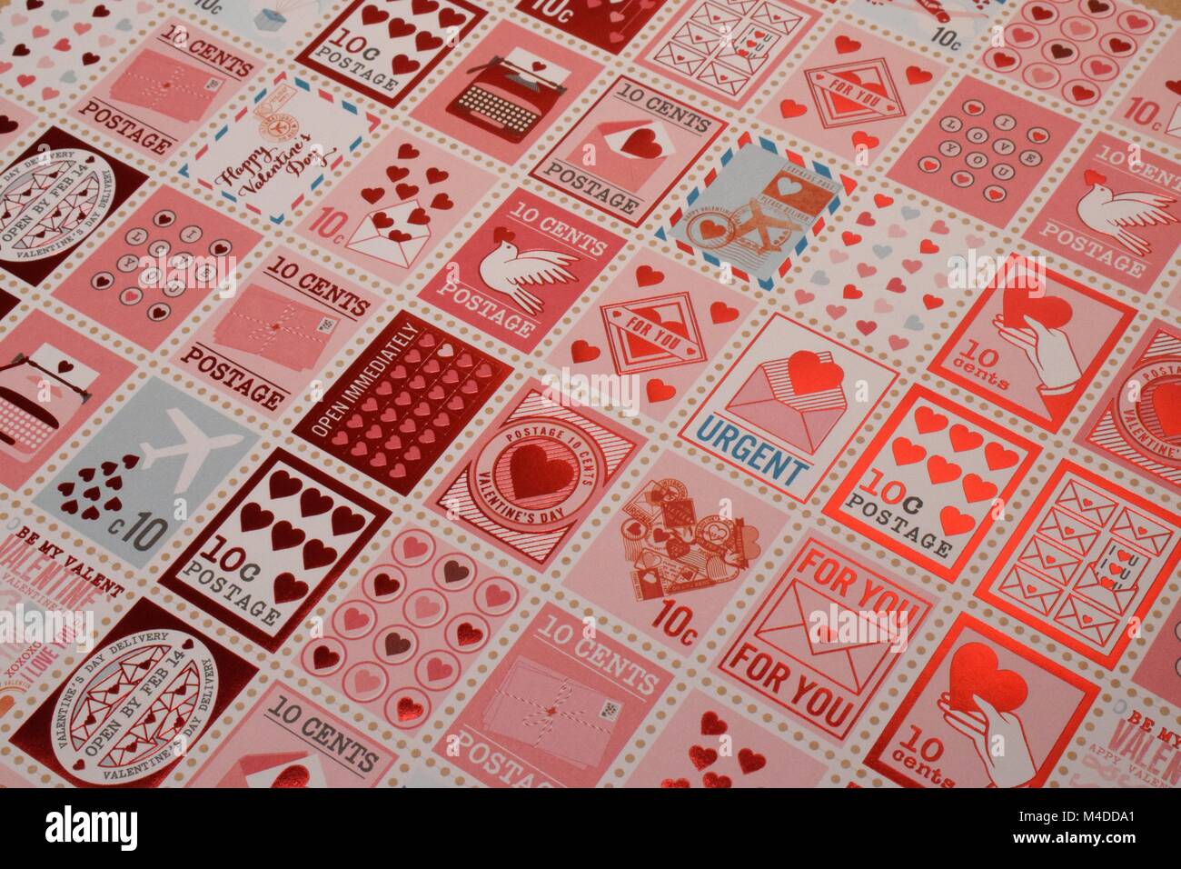 Valentine craft hi-res stock photography and images - Alamy