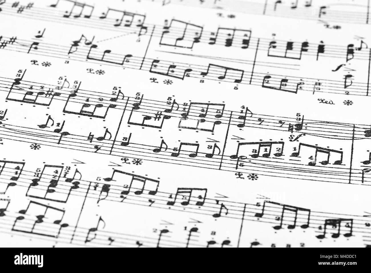 Singing sheet music hi-res stock photography and images - Alamy