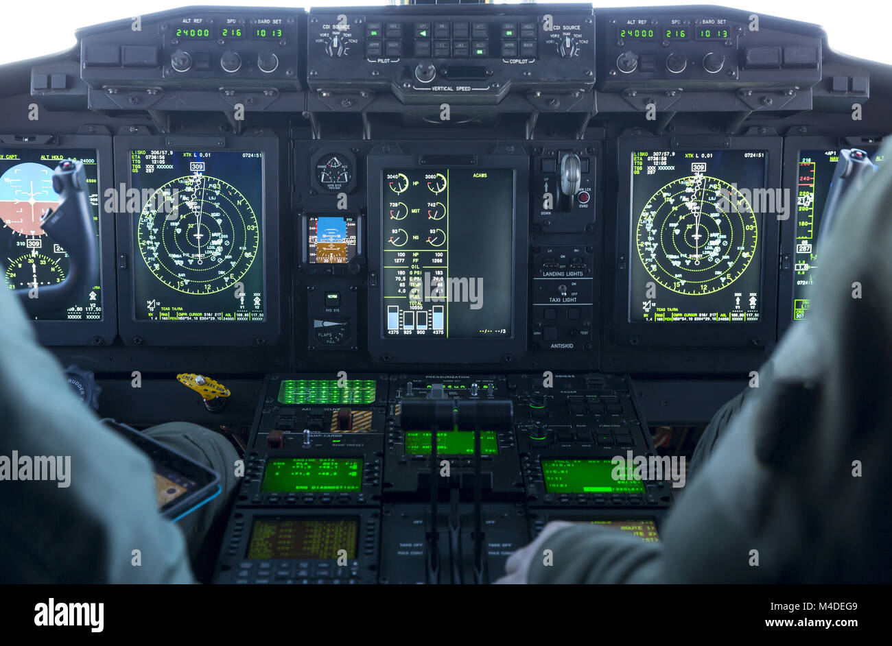 Commercial Airplane Cockpit Stock Photos & Commercial Airplane Cockpit ...