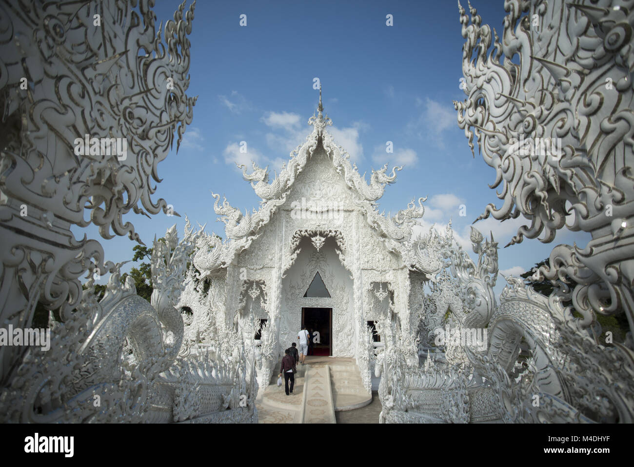 THAILAND CHIANG RAI WAT RONG KHUN WHITE TEMPLE Stock Photo - Alamy