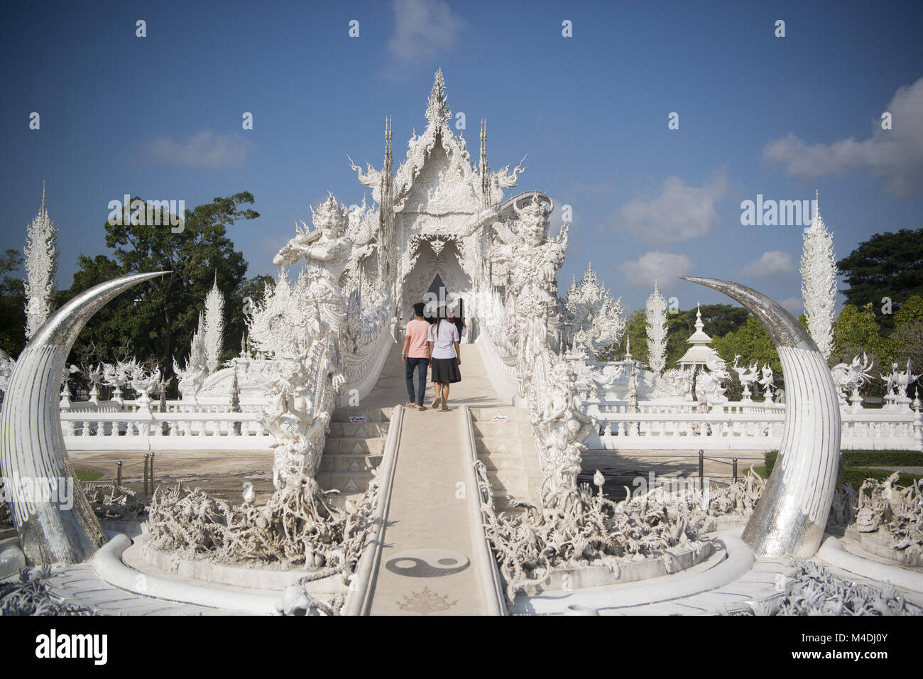 THAILAND CHIANG RAI WAT RONG KHUN WHITE TEMPLE Stock Photo - Alamy