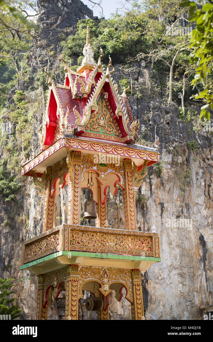 THAILAND CHIANG RAI MAE SAI MONKEY CAVE TEMPLE Stock Photo - Alamy