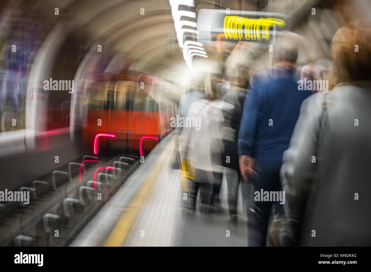 London tube station interior Stock Photo - Alamy