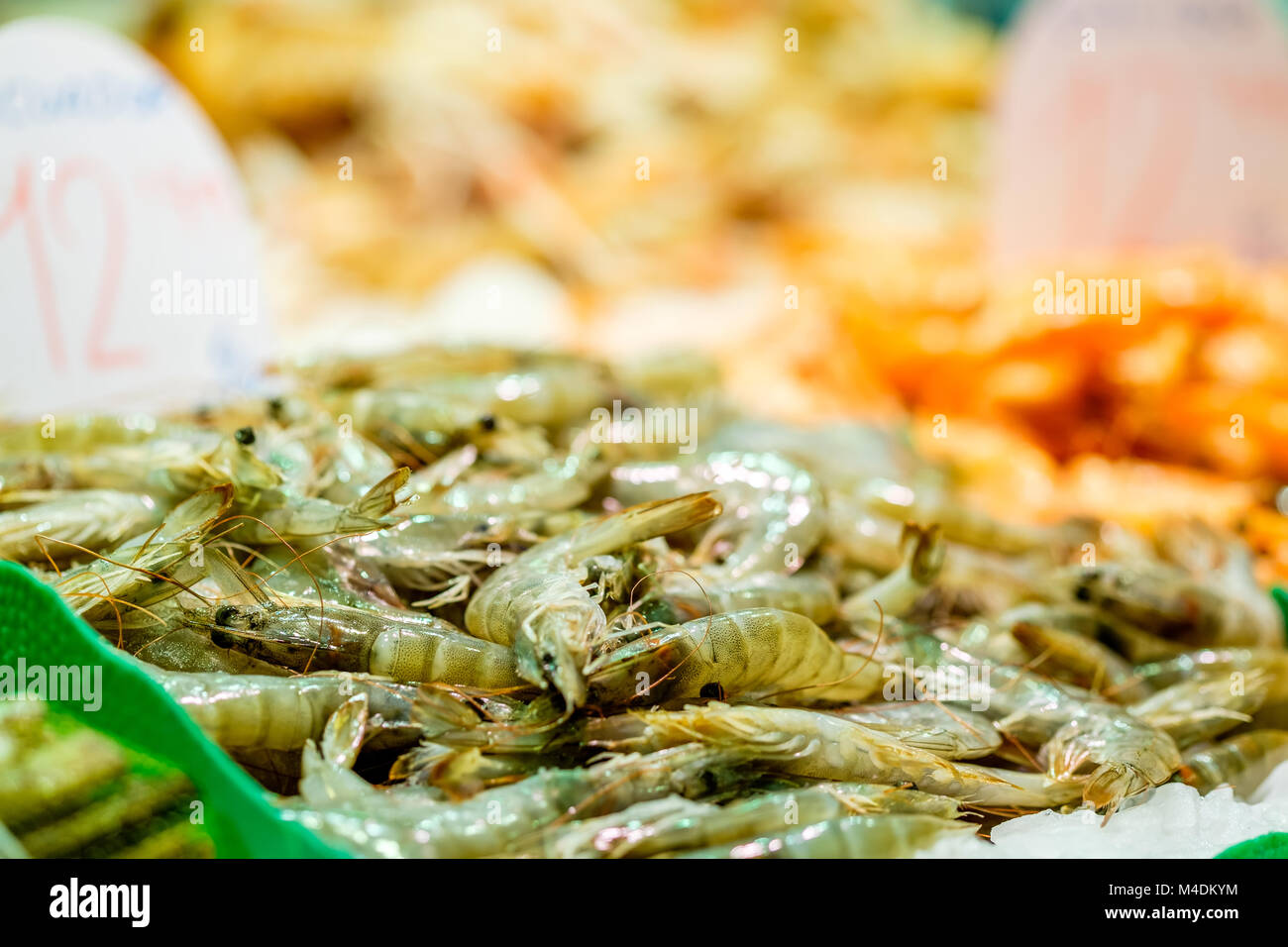 Prawns at seafood market Stock Photo - Alamy