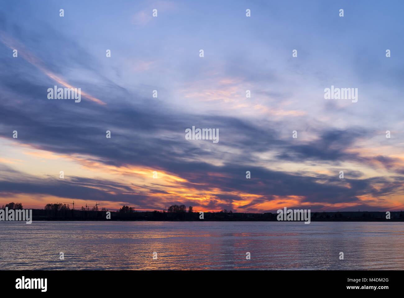 Waters with sky hi-res stock photography and images - Alamy