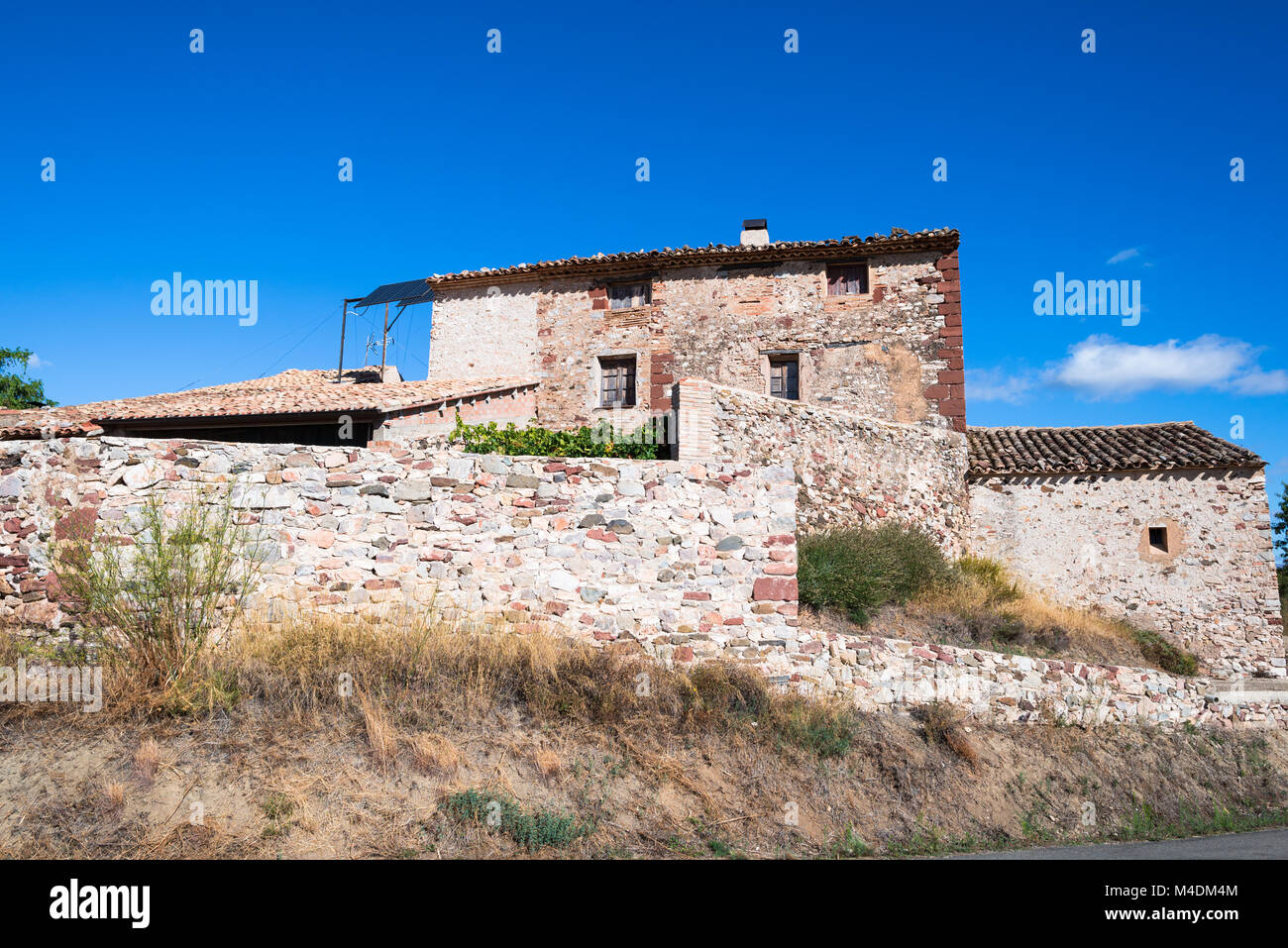 Stone ranch house hi-res stock photography and images - Alamy