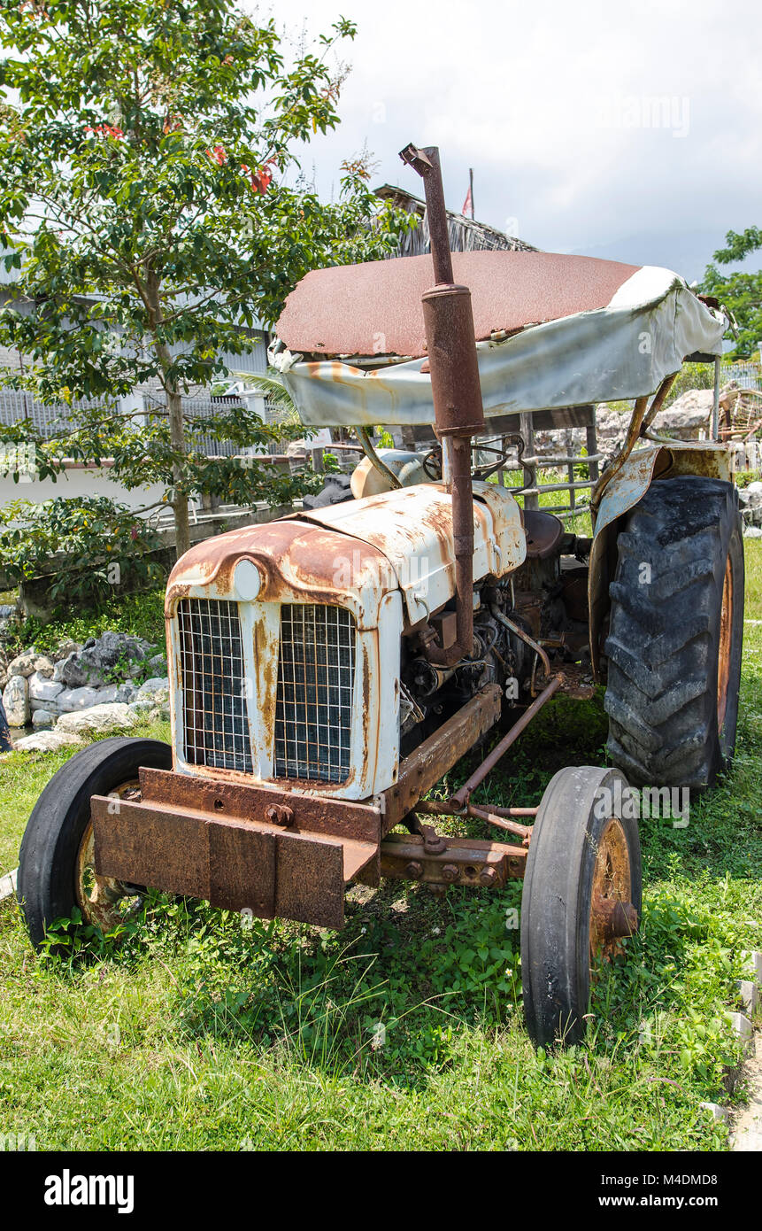 vintage old tractor - Old, rusty, and weathered tractor Stock Photo - Alamy