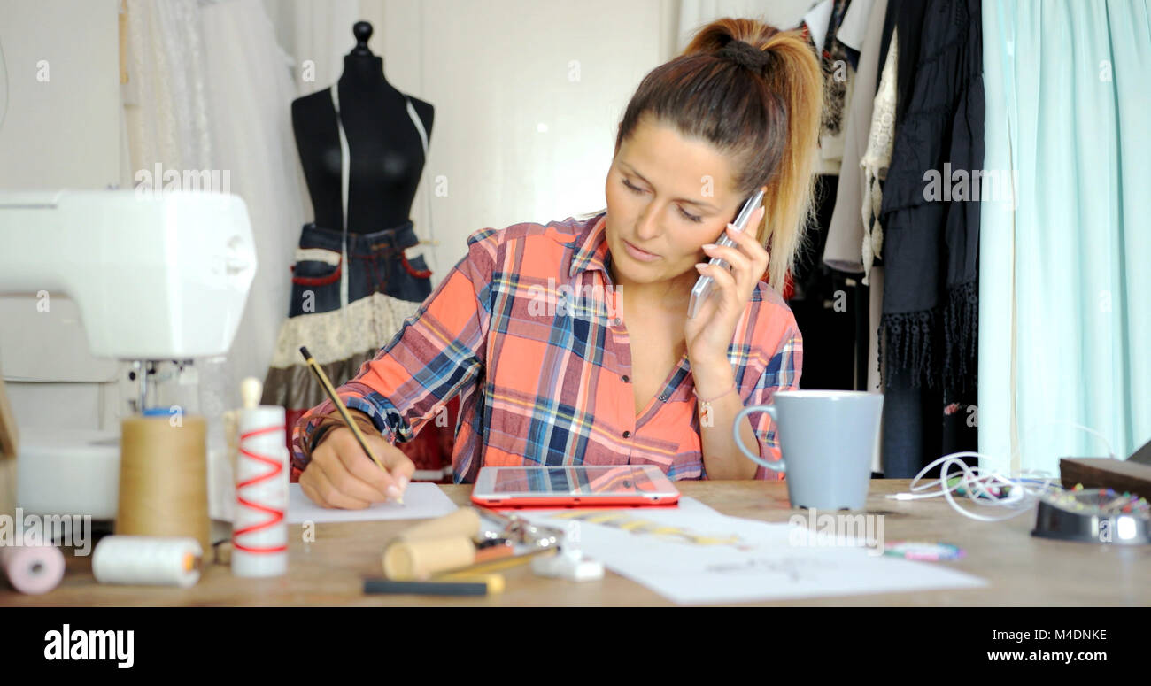 Female tailor working in studio hi-res stock photography and images - Alamy
