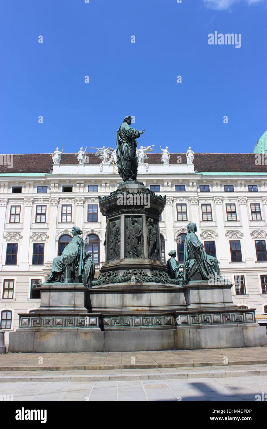 Statues in vienna hi-res stock photography and images - Alamy
