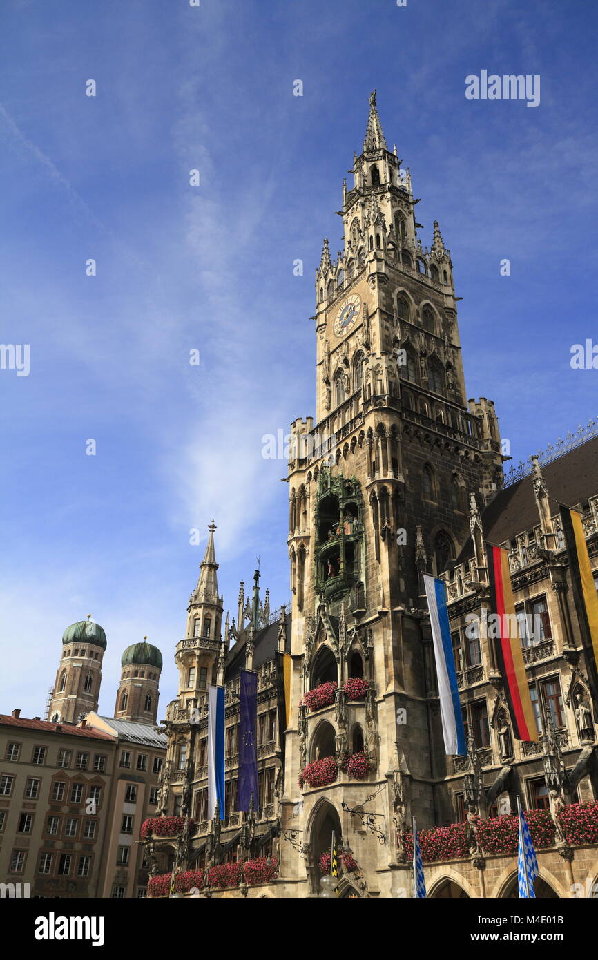 New Town Hall (Rathaus) in Marienplatz Stock Photo - Alamy