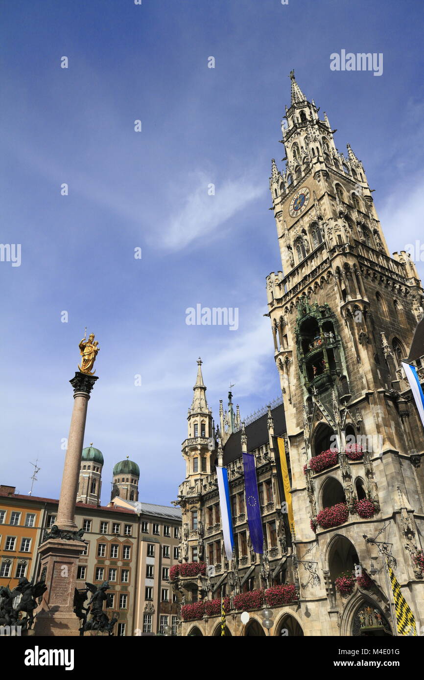 New Town Hall (Rathaus) in Marienplatz Stock Photo - Alamy