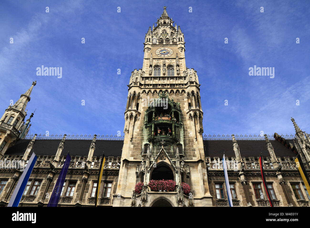 New Town Hall (Rathaus) in Marienplatz Stock Photo - Alamy