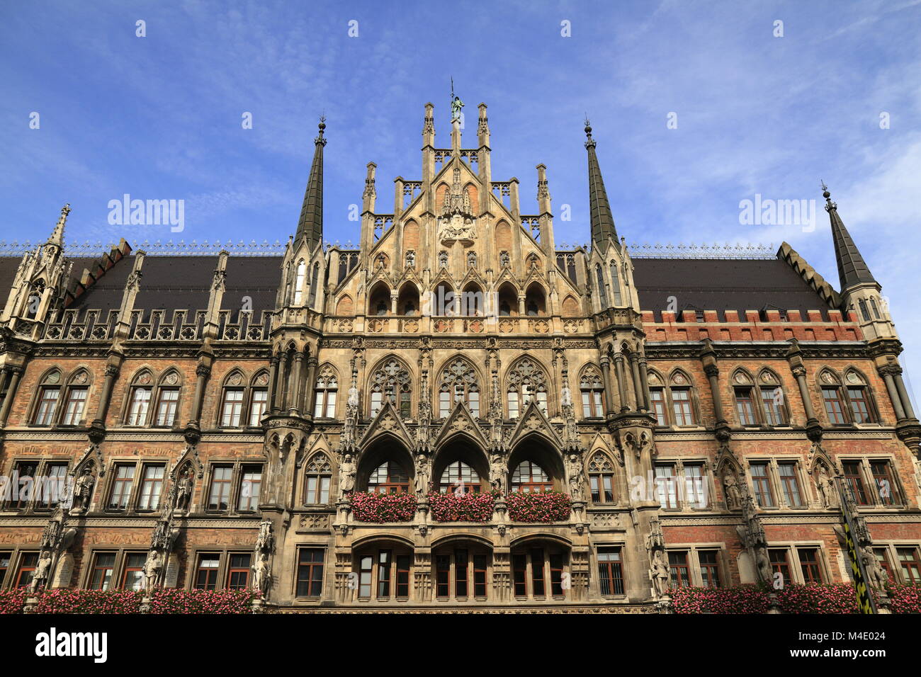New Town Hall (Rathaus) in Marienplatz Stock Photo - Alamy