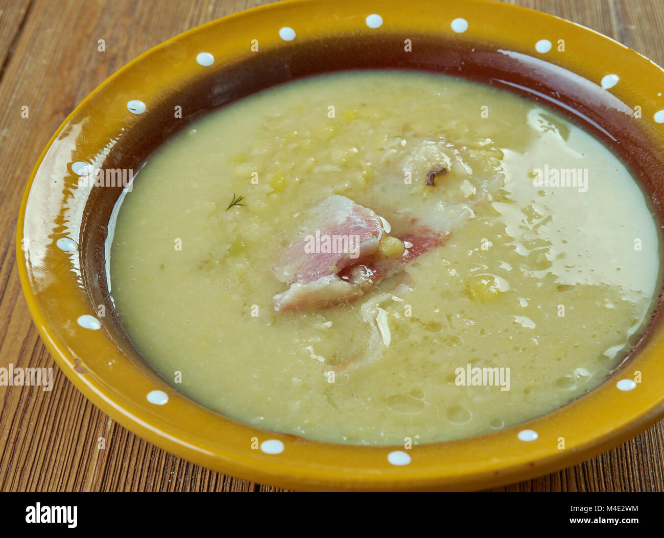 Pea soup london hi-res stock photography and images - Alamy
