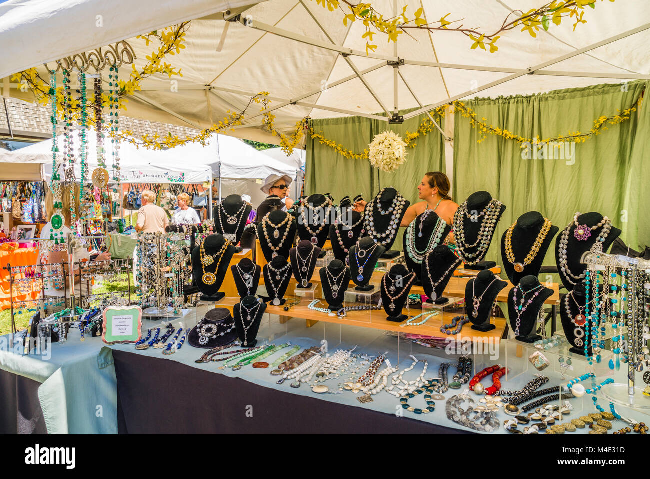 Niantic town hall grounds hi-res stock photography and images - Alamy