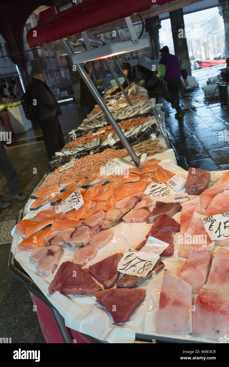 Seafood at the fish market Stock Photo - Alamy