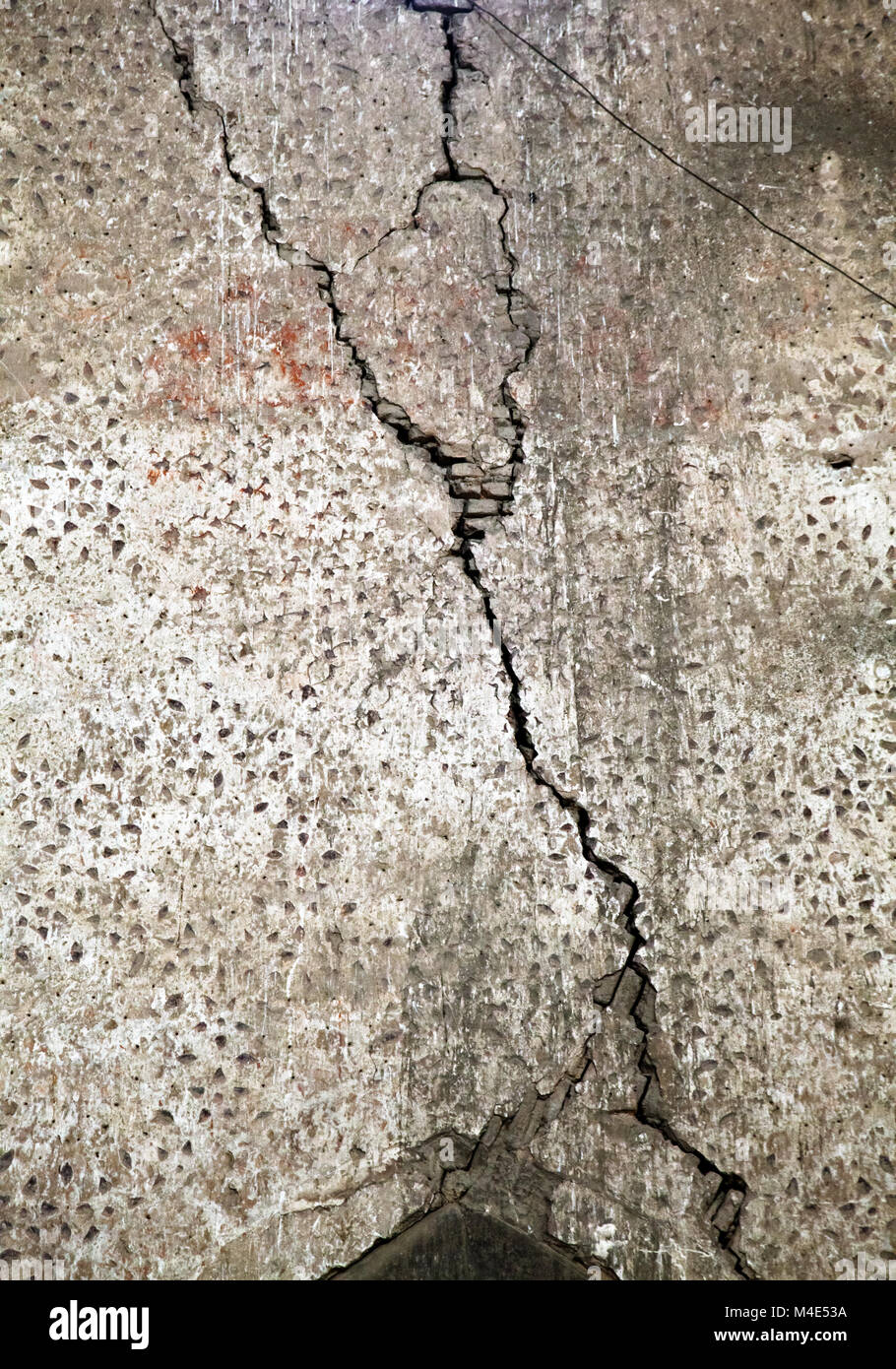 Old cracked wall Stock Photo - Alamy