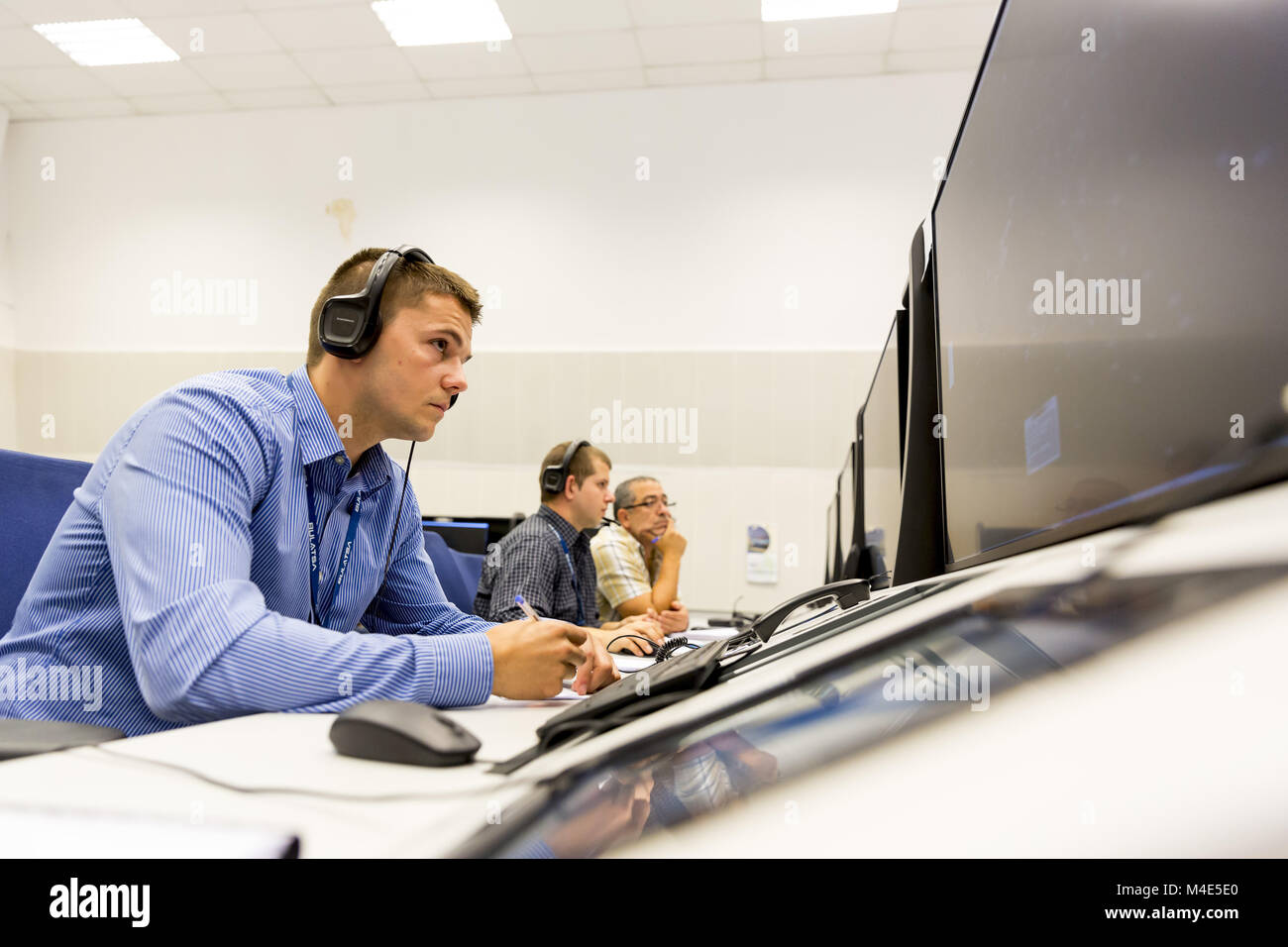 Air traffic control personnel hi-res stock photography and images - Alamy