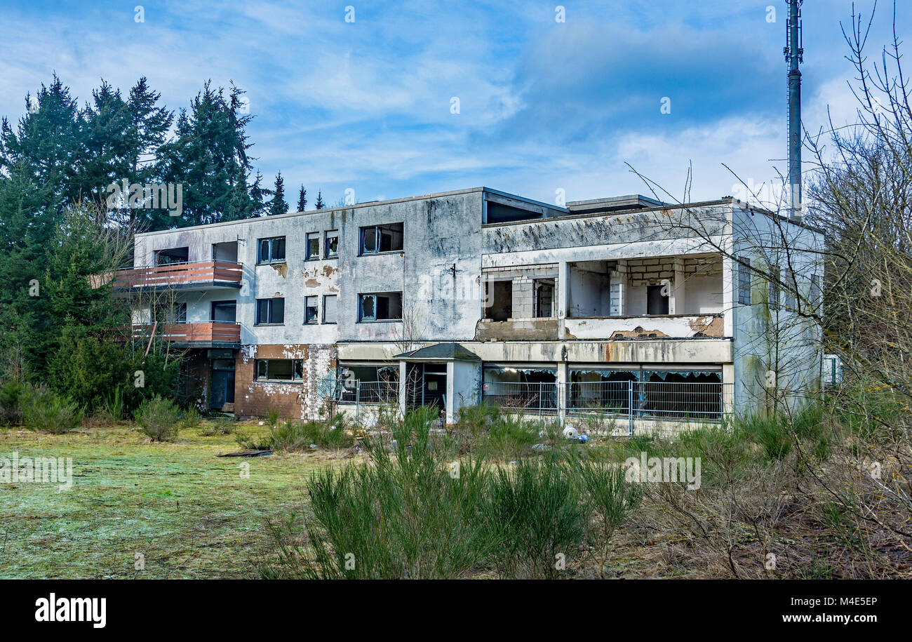 abandoned places - old hotel in the middle of nowhere Stock Photo - Alamy