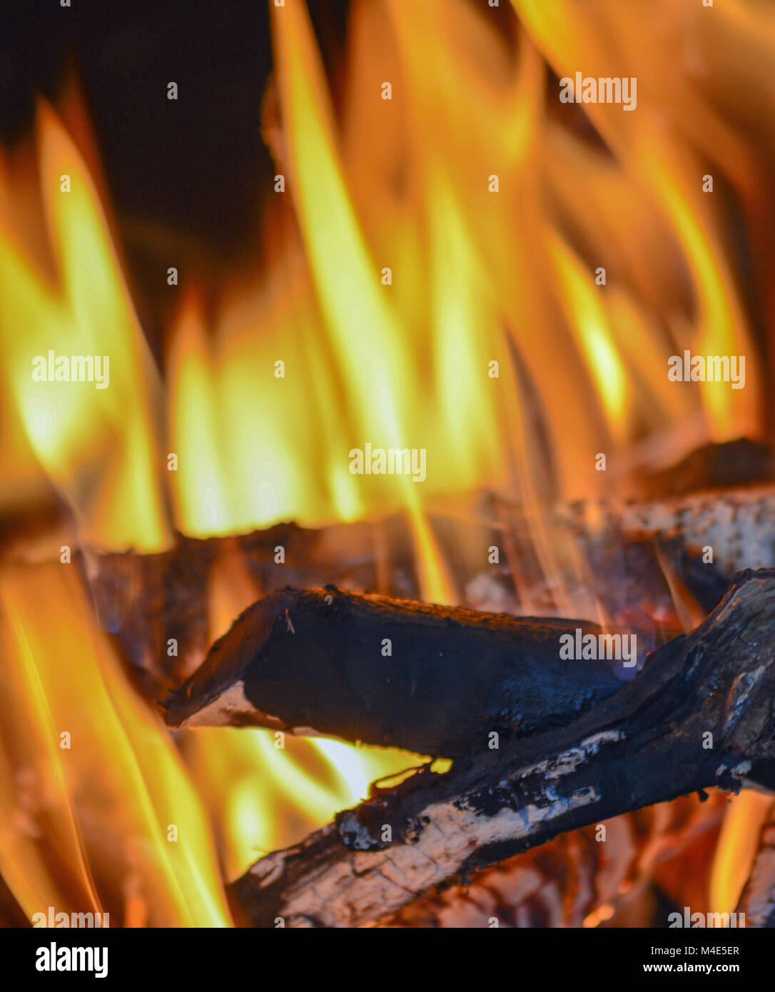 Open fireplace hi-res stock photography and images - Alamy