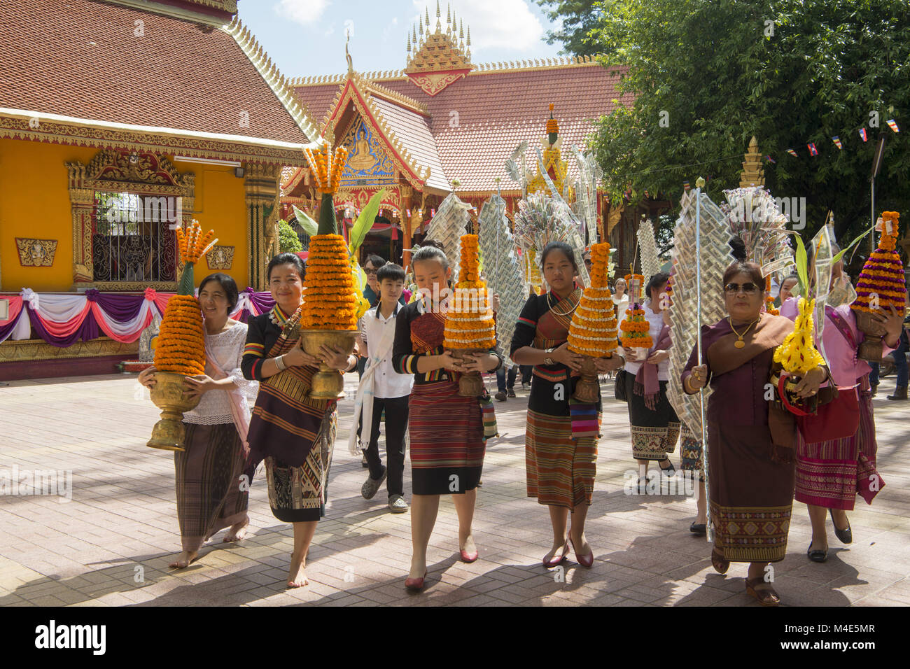 LAOS VIENTIANE THAT LUANG FESTIVAL WAT SI MUANG Stock Photo - Alamy