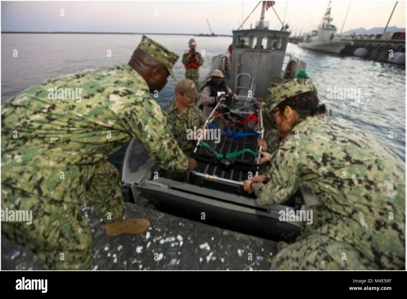 FUJAIRAH NAVAL BASE, United Arab Emirates (Jan. 17, 2018) U.S. Navy ...