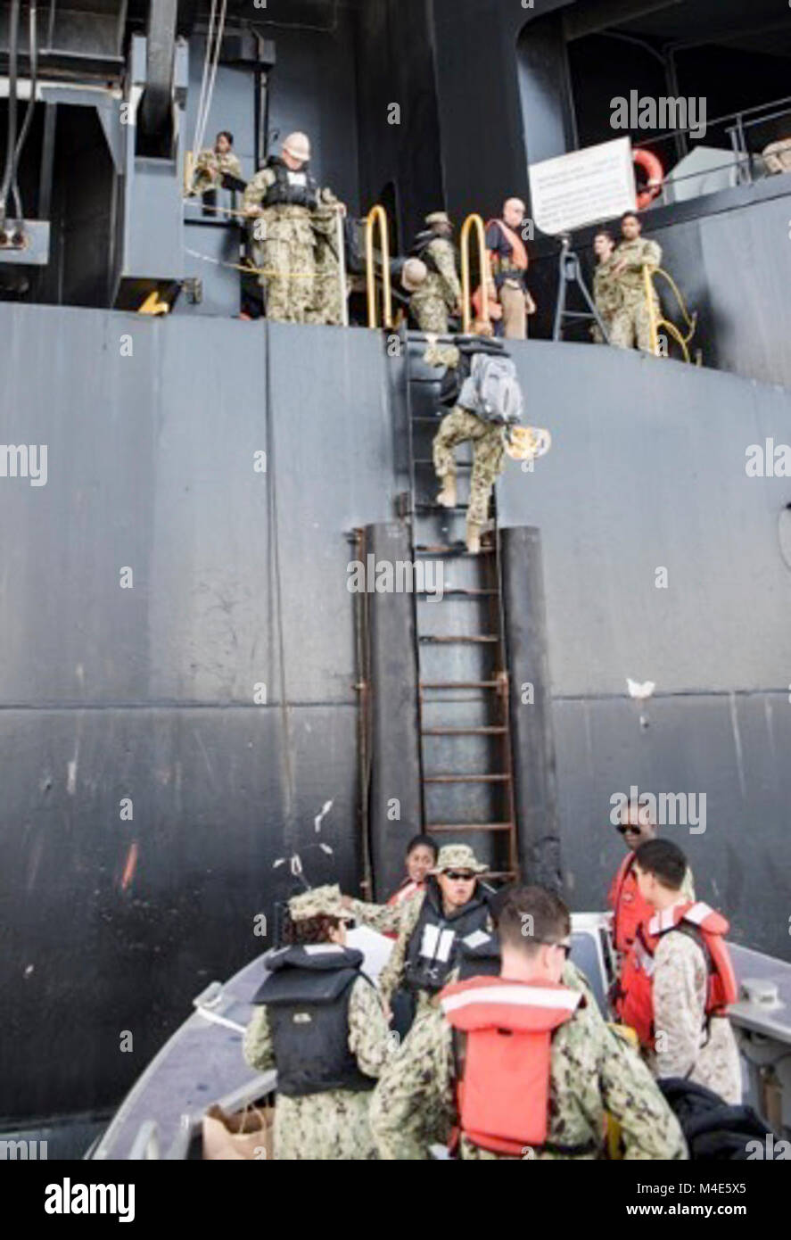 FUJAIRAH, United Arab Emirates (Jan. 18, 2018) U.S. Navy Sailors ...