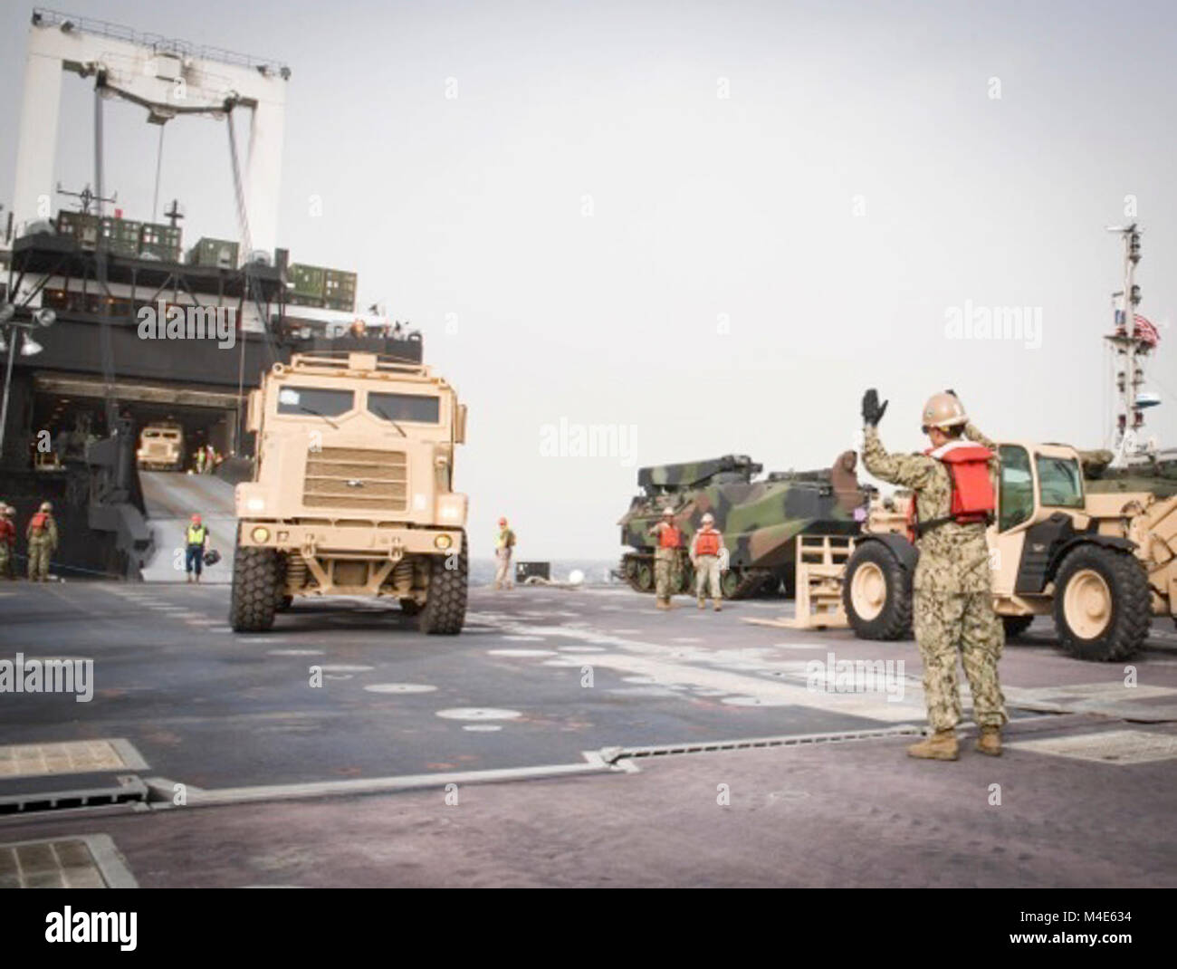 U.S. 5TH FLEET AREA OF OPERATIONS (Jan. 21, 2018) U.S. Navy Sailors ...