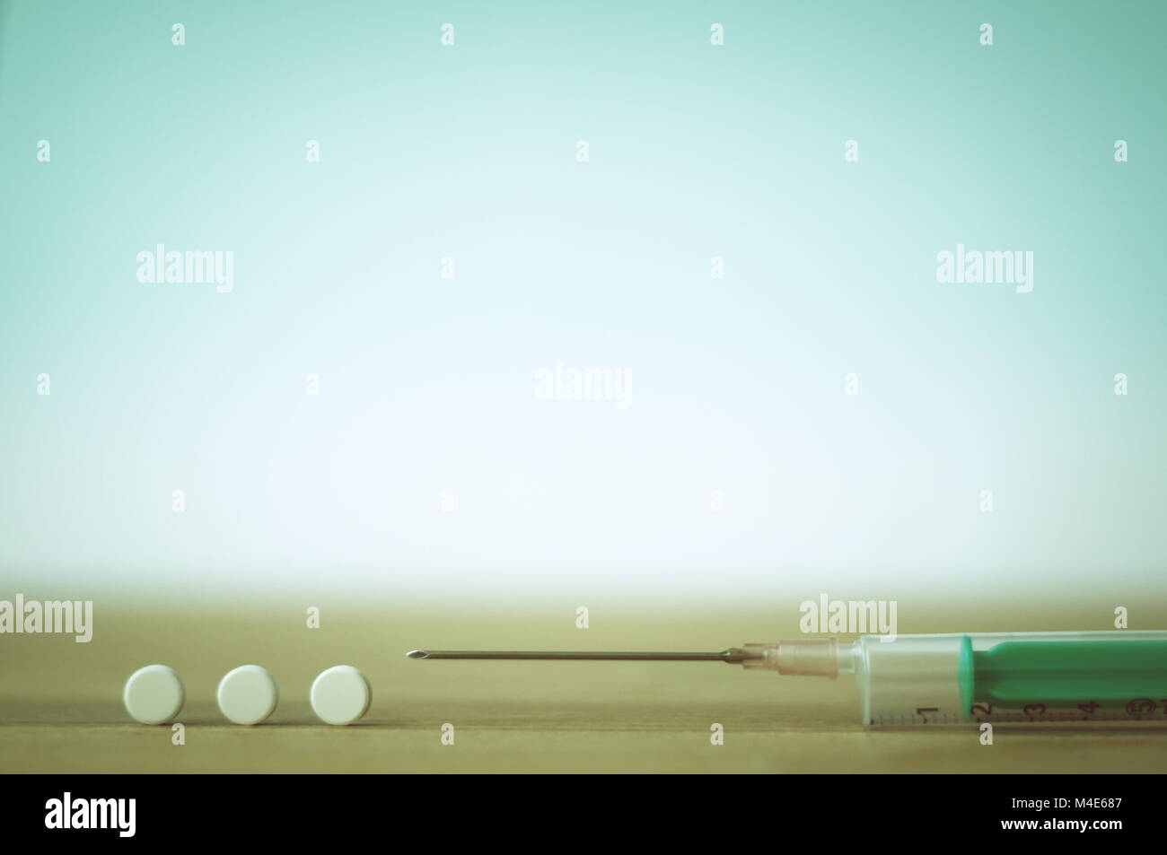 Tablets syringe medicine hi-res stock photography and images - Alamy