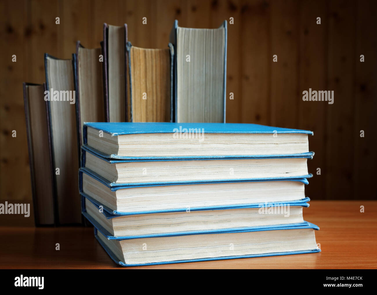Books in blue cover hi-res stock photography and images - Alamy