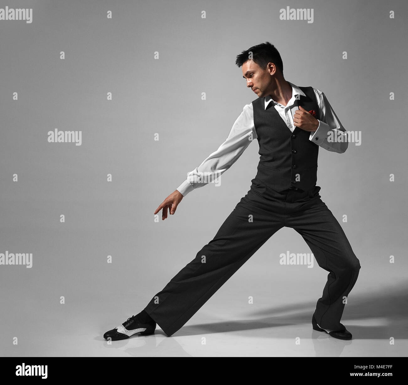 Professional dancing hi-res stock photography and images - Alamy
