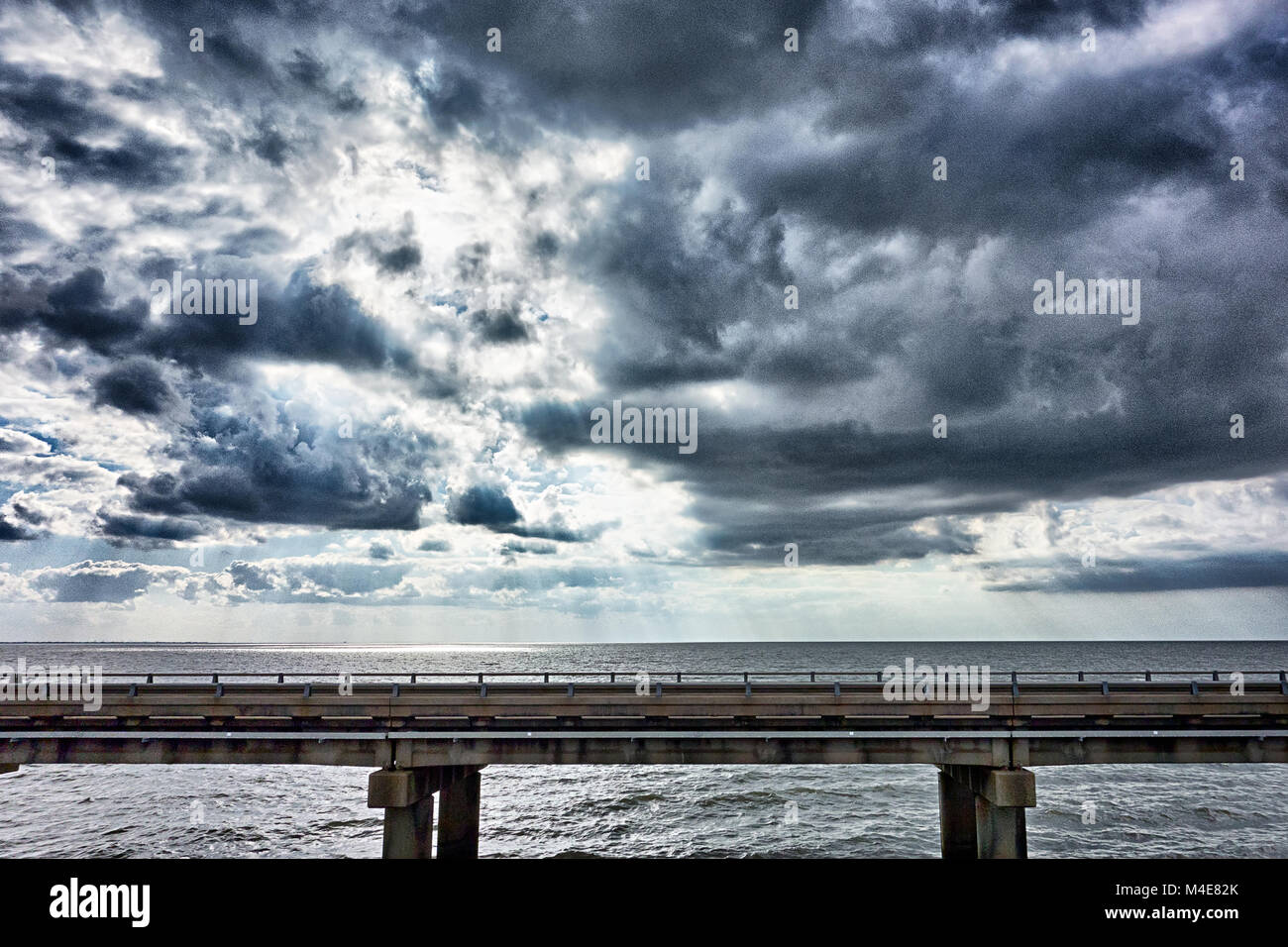 Lake pontchartrain causeway bridge hi-res stock photography and images ...